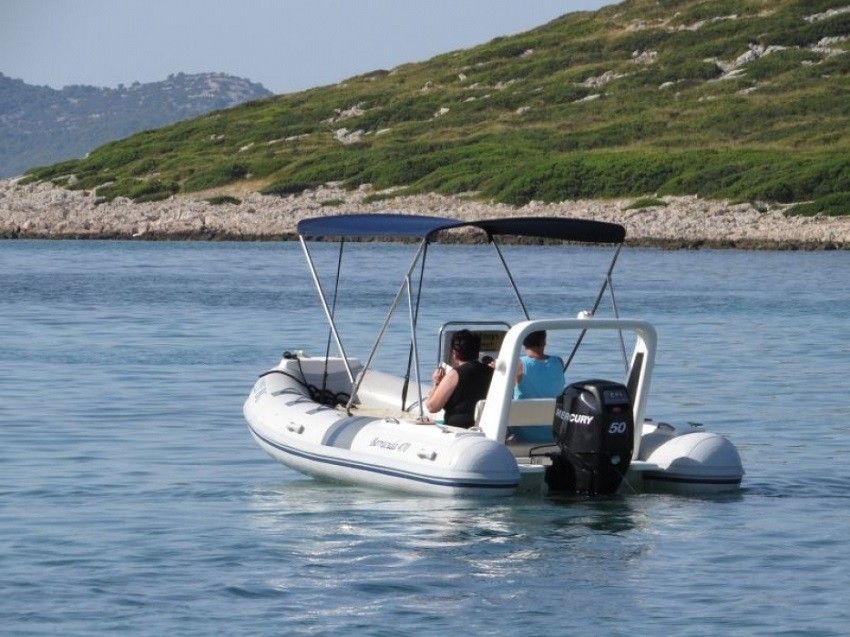 Barca a motore Maestral 470 Maestral Baracuda a noleggio - Croazia ...