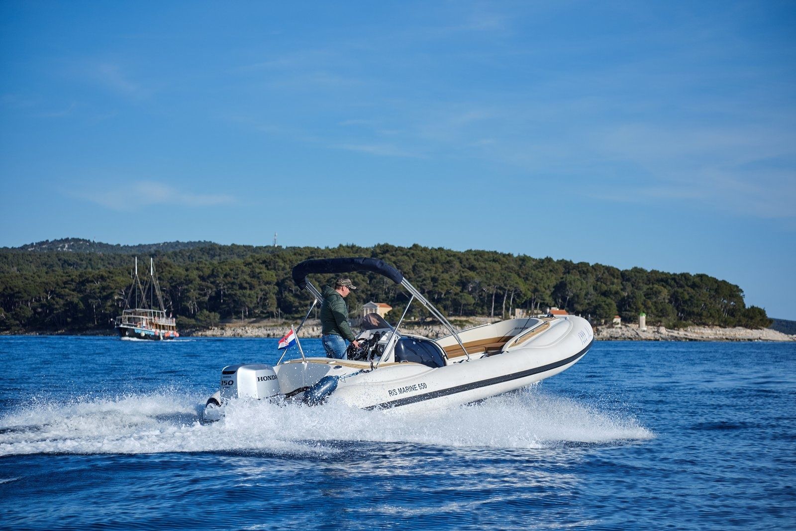 Motorboat RIS Marine Exclusive 650 Roby 4 for rent - Croatia | Boataround