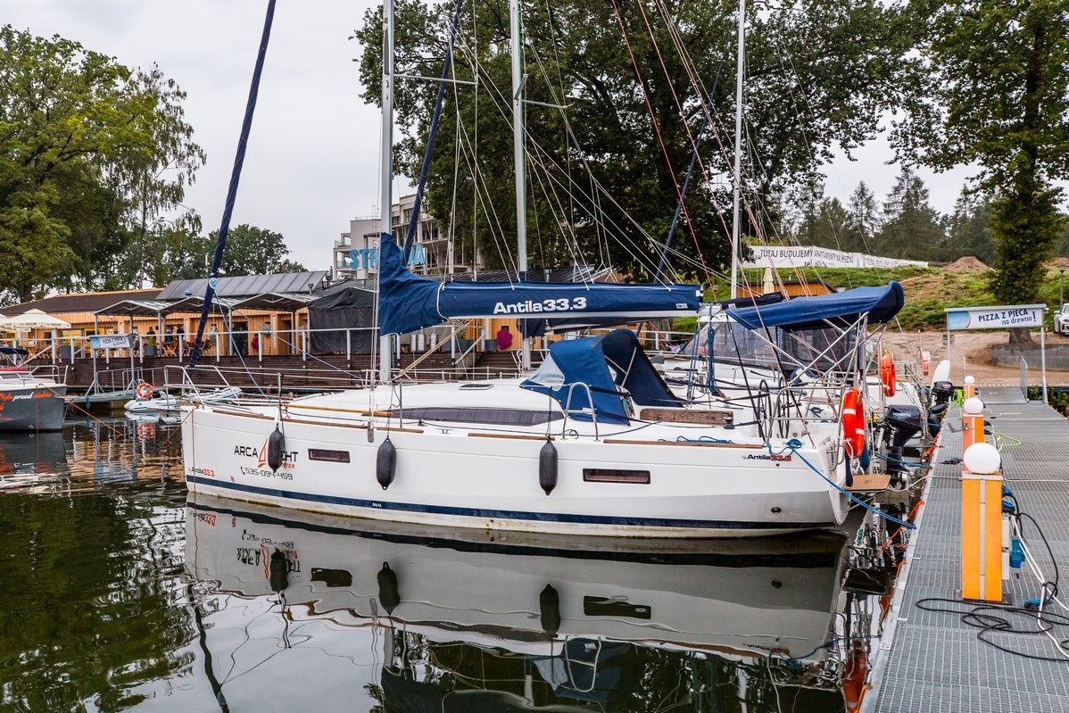 Sailing yacht Antila 33.3 Santorini for rent - Poland | Boataround
