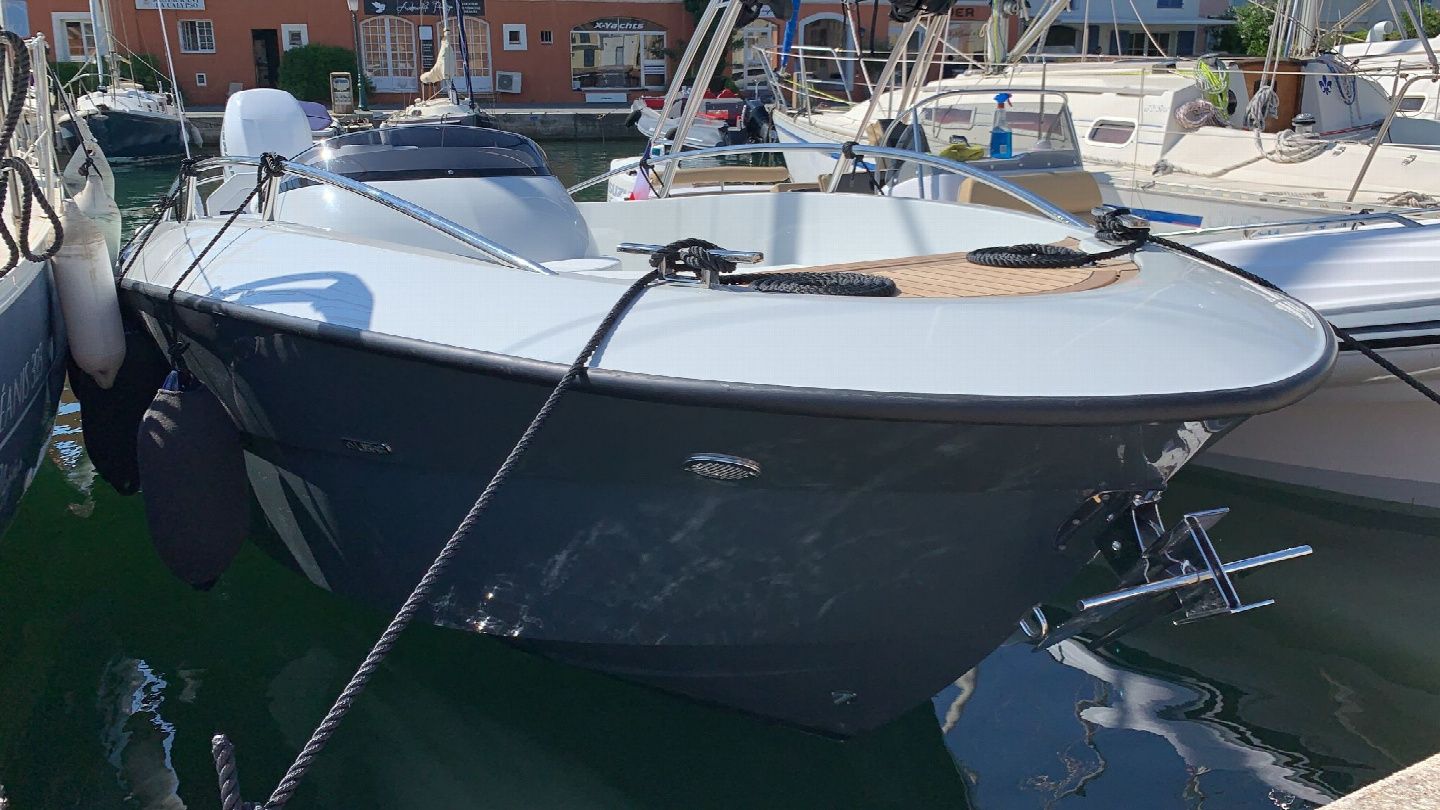 Motorboat Clear Libra Open Top Model for rent - France | Boataround