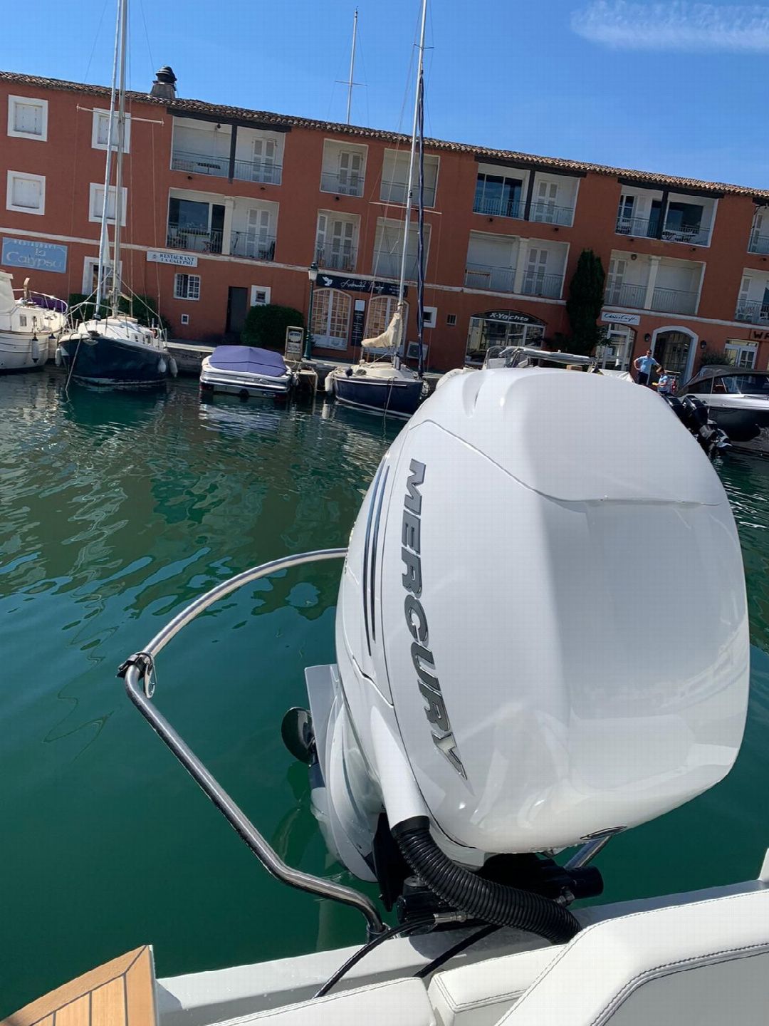 Motorboat Clear Libra Open Top Model for rent - France | Boataround