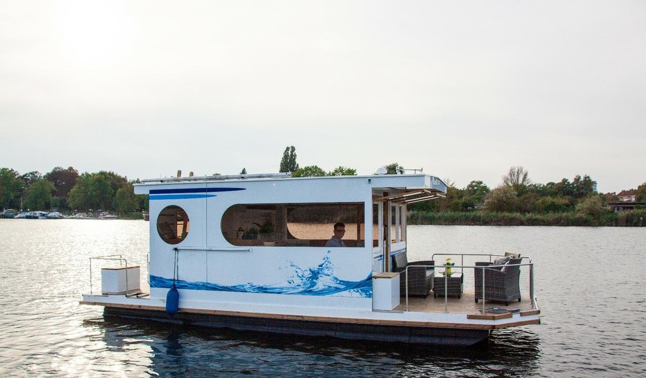 Houseboat Rollyboot 8.2 Milou for rent - Germany | Boataround
