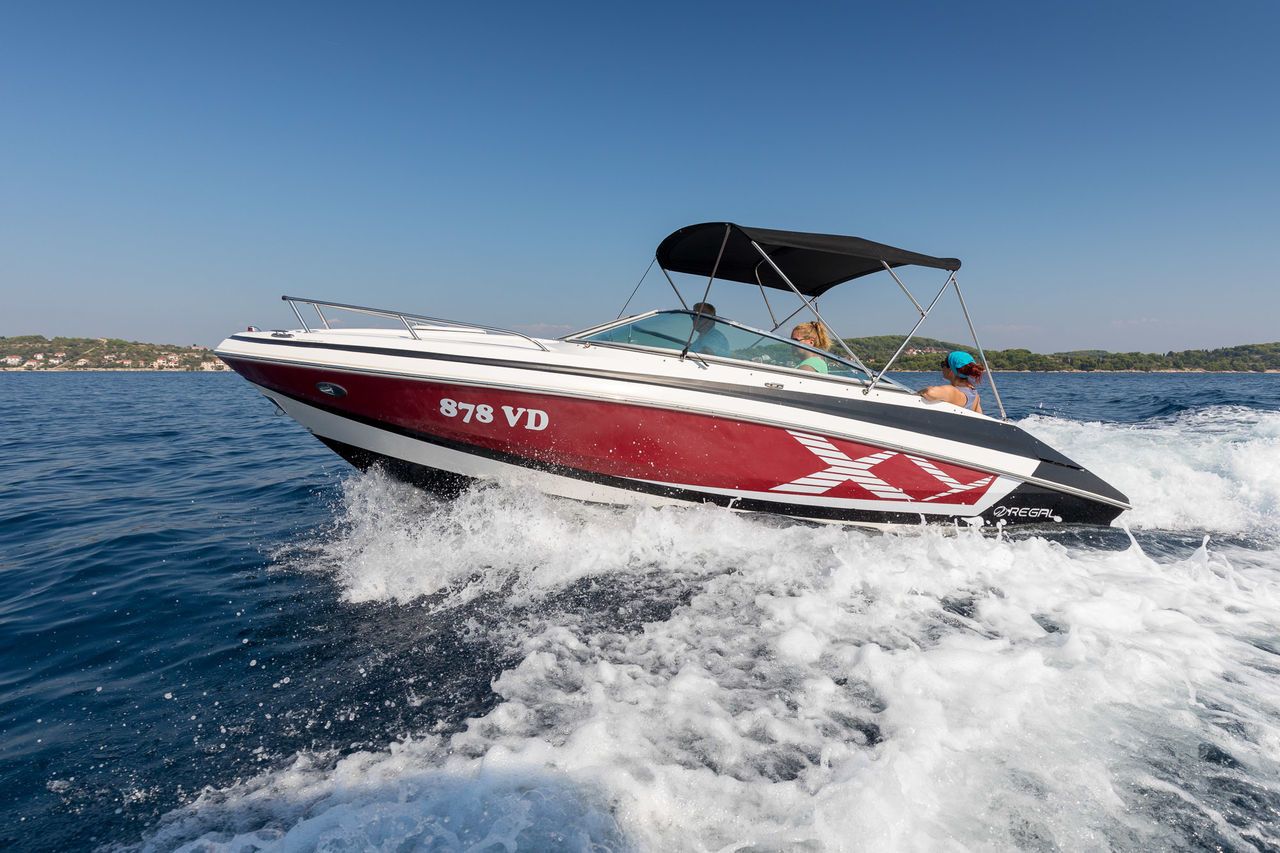 Motorboat Regal 2250 Sunny Day for rent - Croatia | Boataround