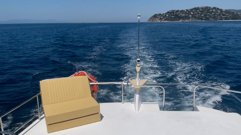 Motor yacht Artus Green 33 Garuda for rent - Italy | Boataround