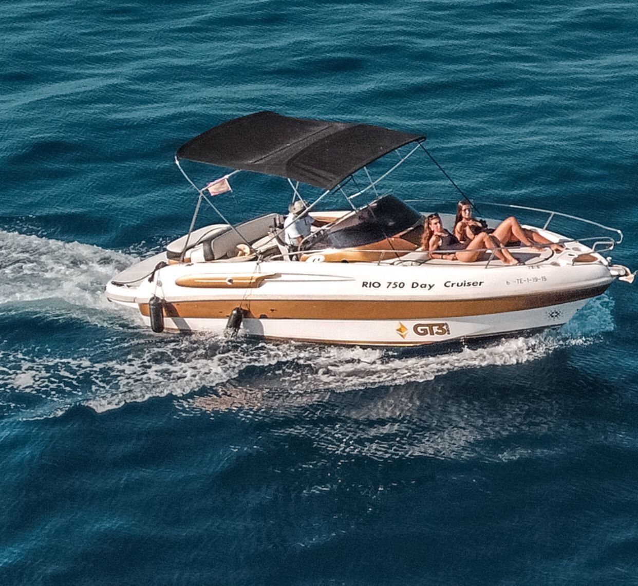 Motorboat Rio 750 Day Cruiser Arabe Fenice for rent - Spain | Boataround