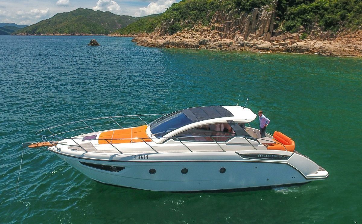 Motor yacht Azimut 38 Atlantis for rent - Thailand | Boataround