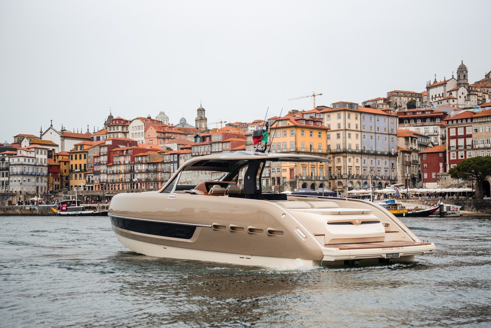 Motor yacht Invictus 46 Invictus Douro for rent - Portugal | Boataround