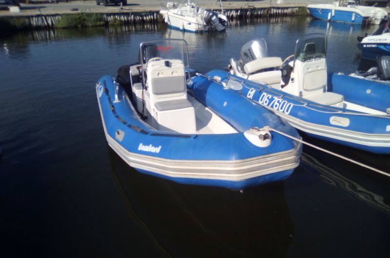 Motorboat Bombard Explorer DB 550 11 for rent - France | Boataround