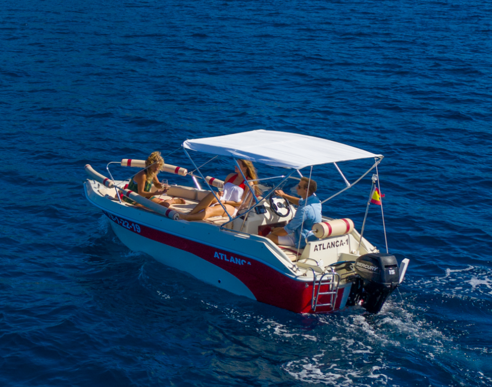Motorboat Team Boats 460 Atlanca 3 for rent - Spain | Boataround