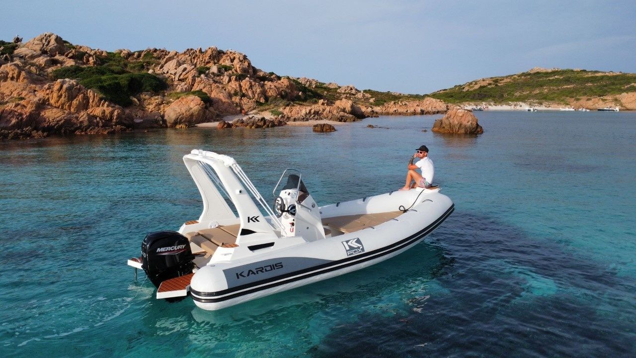 Motorboat Kardis Fox 5 for rent - Italy | Boataround