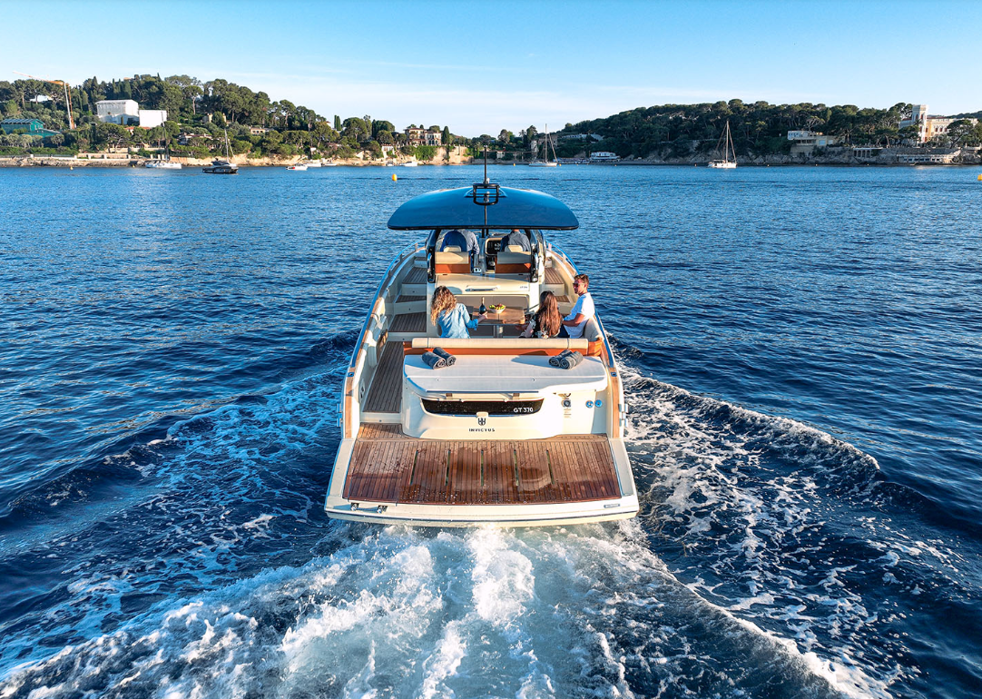 Motor yacht Invictus GT 370 Tchouka for rent - France | Boataround
