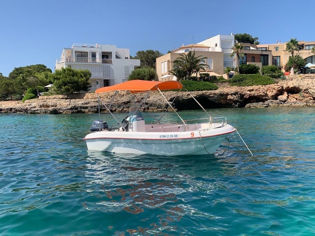 Motorboot Astec 400 Fornells 21 te huur - Spanje | Boataround