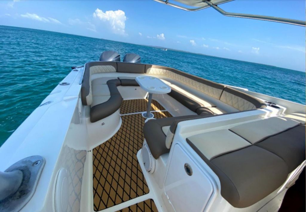 Motorboat Bravo 410 Arco Iris 7 for rent - Mexico | Boataround