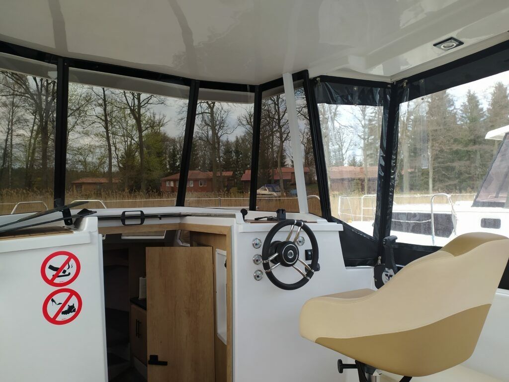 Motor yacht Calipso 750 Vagabond 4 for rent - Poland | Boataround