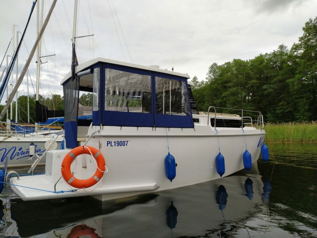 Motor yacht Calipso 750 Vagabond 3 for rent - Poland | Boataround