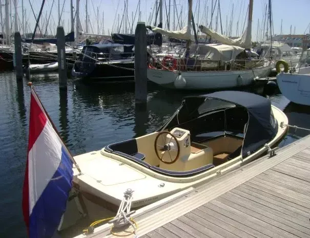 Motorboat Gulden Vlies 560 Early Birdy for rent - Netherlands | Boataround